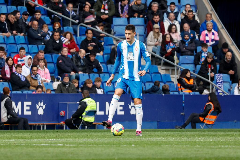 Un equipo de la Premier se interesa por César Montes